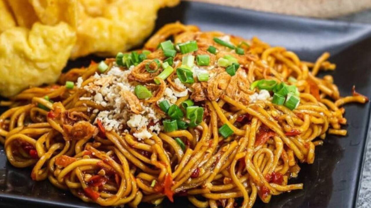 Mie Gacoan: Fenomena Kuliner Murah Meriah yang Membuat Selera Anak Muda ...